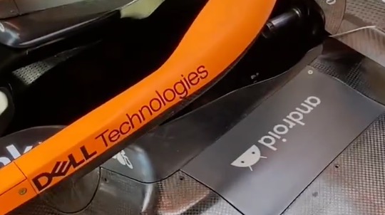 Des pubs sur écrans LED sur les F1 McLaren